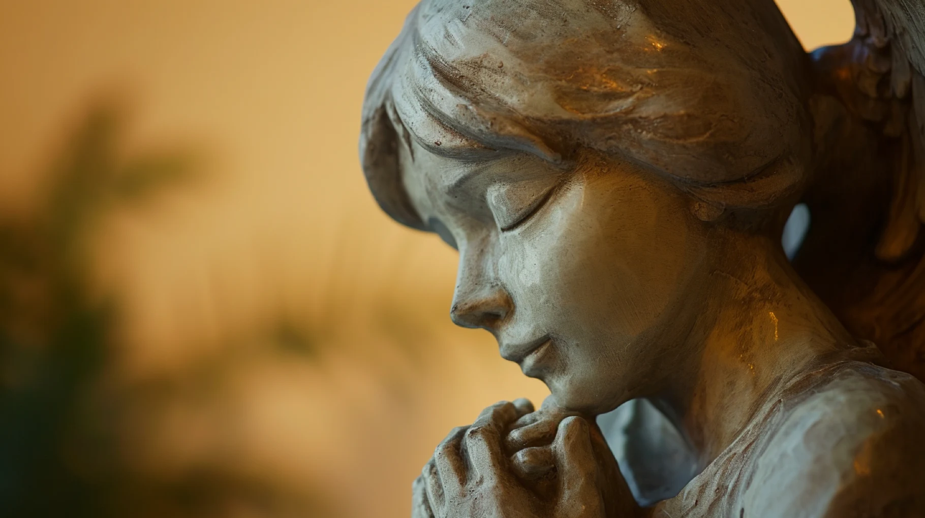 sculpture_of_a_young_girl_praying_fervently_in_the385_0f03080 ...